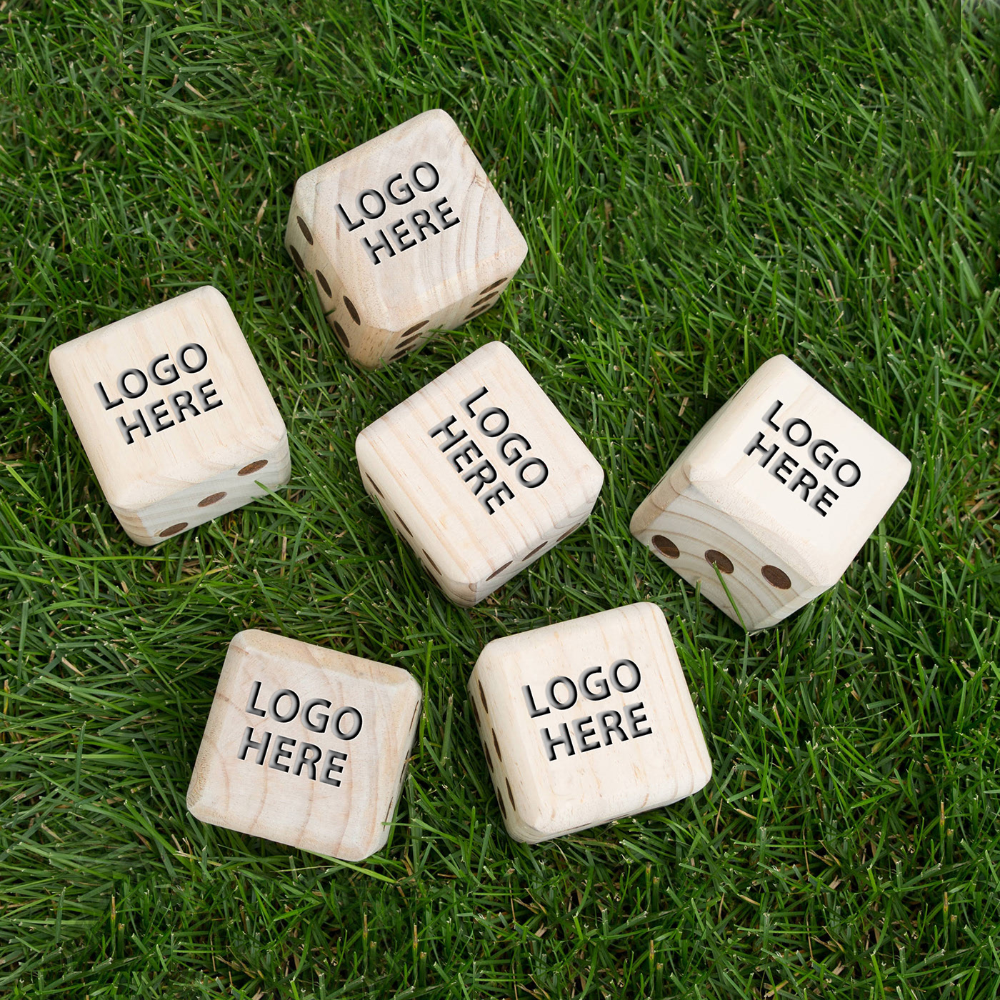 Mockup de logo no dado Grátis - Criativo.Design