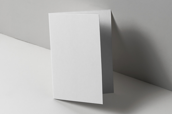 Mockup de Folder com 1 Dobra Grátis - Criativo.Design